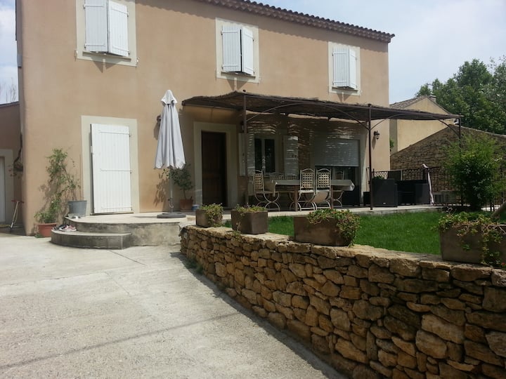 Bastide En Provence Dans Le Village De Grans - Miramas