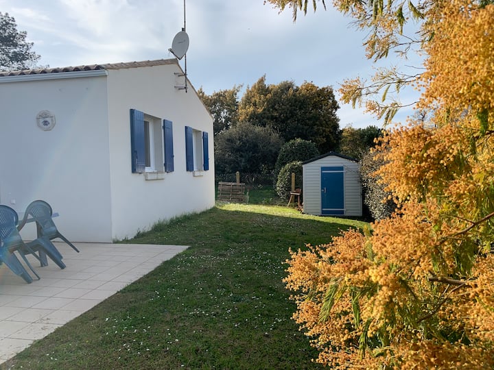 Maison Bleue Chaleureuse Face à La Forêt Domaniale - Île d'Oléron