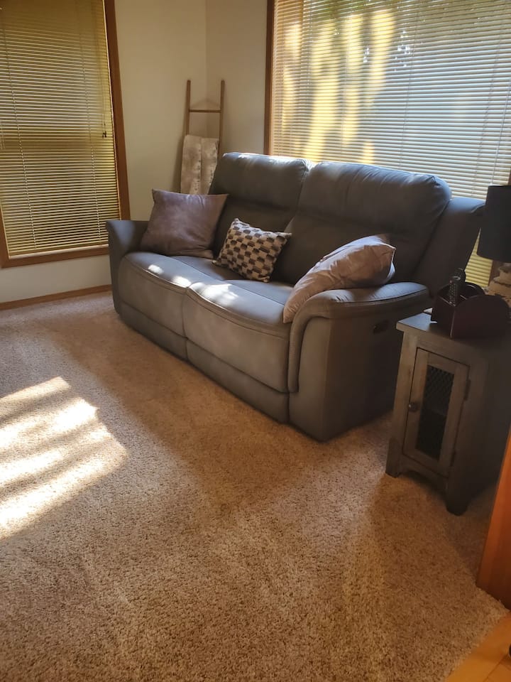 Executive Private Home Close To Parks & Shopping - Kennewick, WA