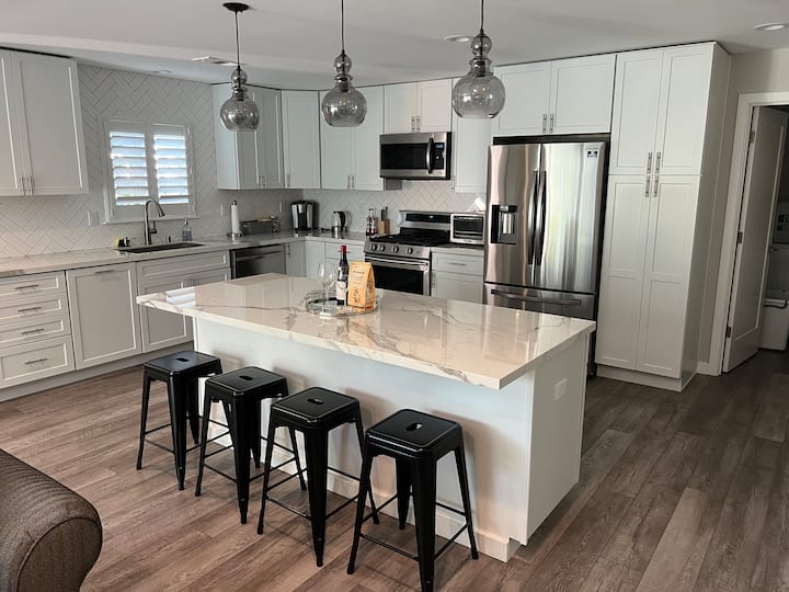 Newly Remodeled 3bd/2bth In Downtown Walnut Creek - Walnut Creek, CA