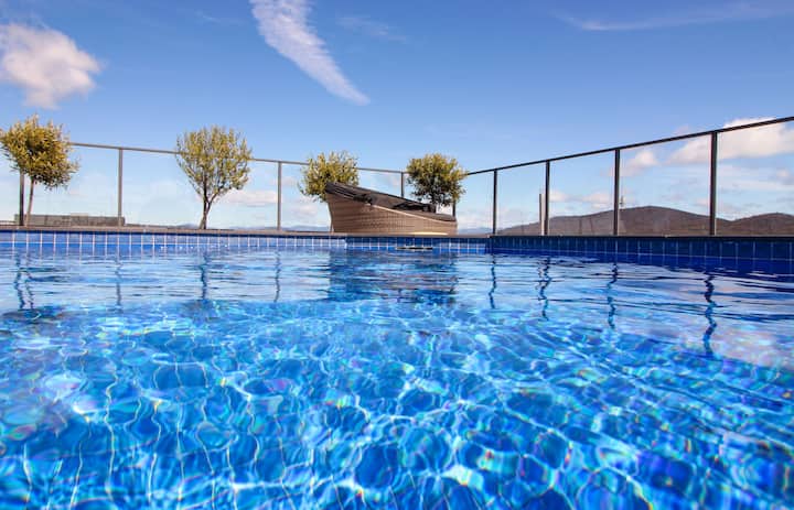 Stylish Apartment Close To City+anu With Pool - Canberra