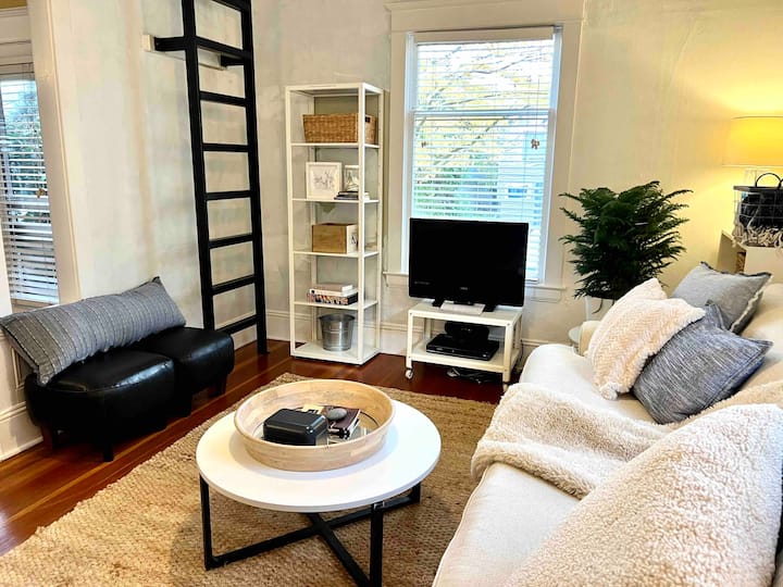 Charming Bungalow In Fremont/ballard - Seattle