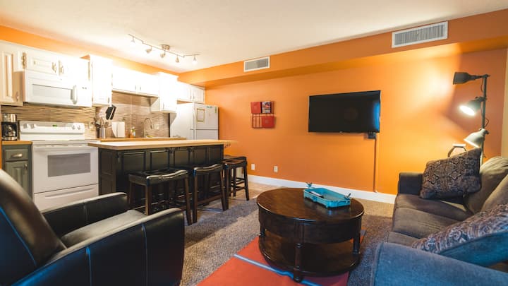 Cute Condo 45 Min From Zions! All New Furniture! - Utah