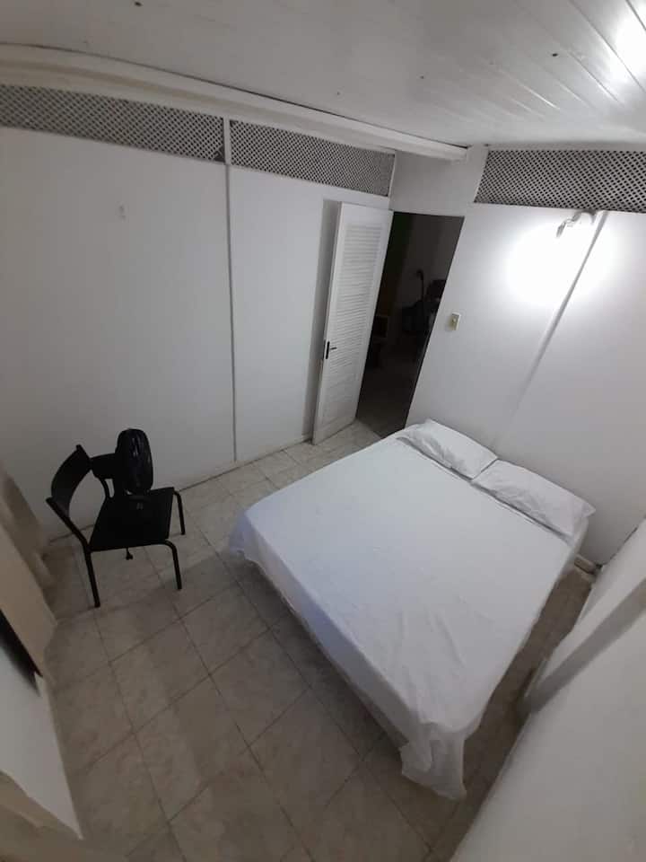 Apartamento Simples E Agradável Em Copacabana - Rio de Janeiro