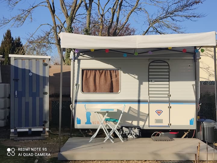 Caravane City, Petite Caravane Dans Notre Jardin . - Melun