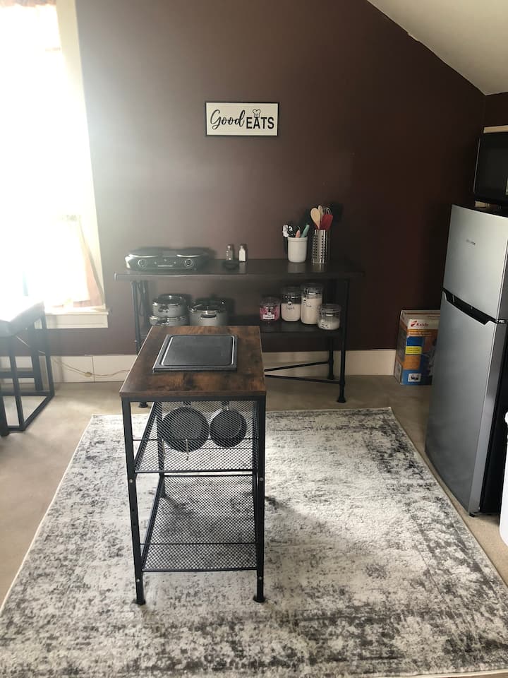 *Loft* Rustic Country Charmer - Lima, OH