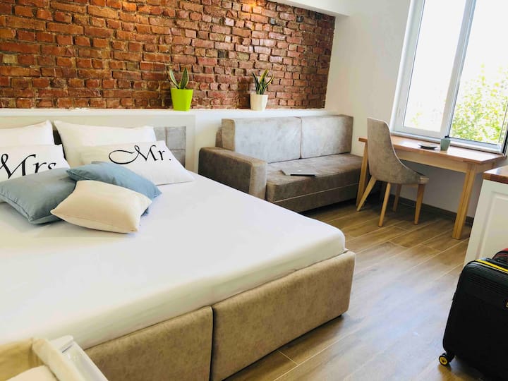 Sela Studios – Central Stay | Self Check-in - Tirana