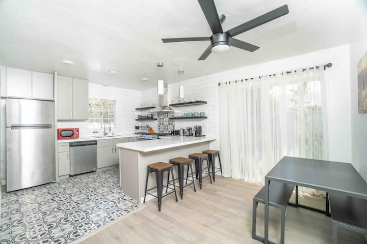 Southbay’s Modern Home - 10 Min Away From Downtown - Chula Vista, CA