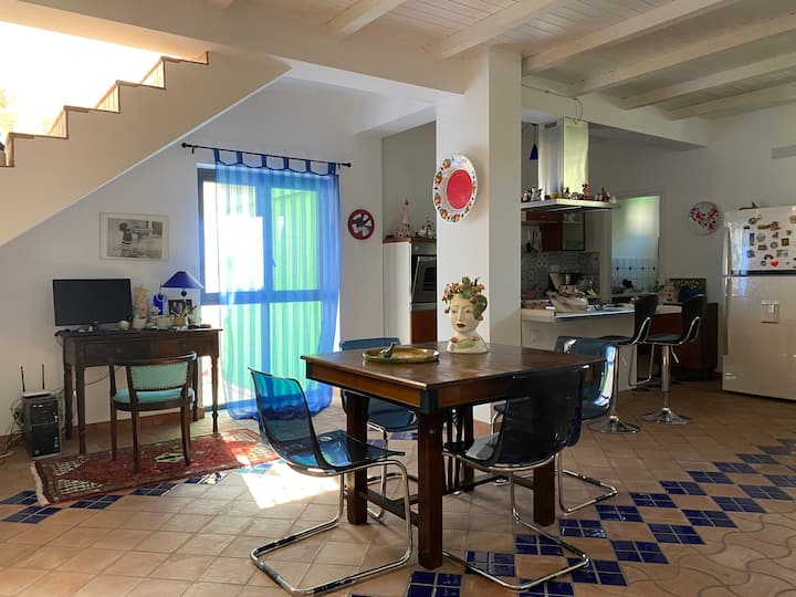 Casa Delle Sirene
"Camera Rossa" - Oliveri