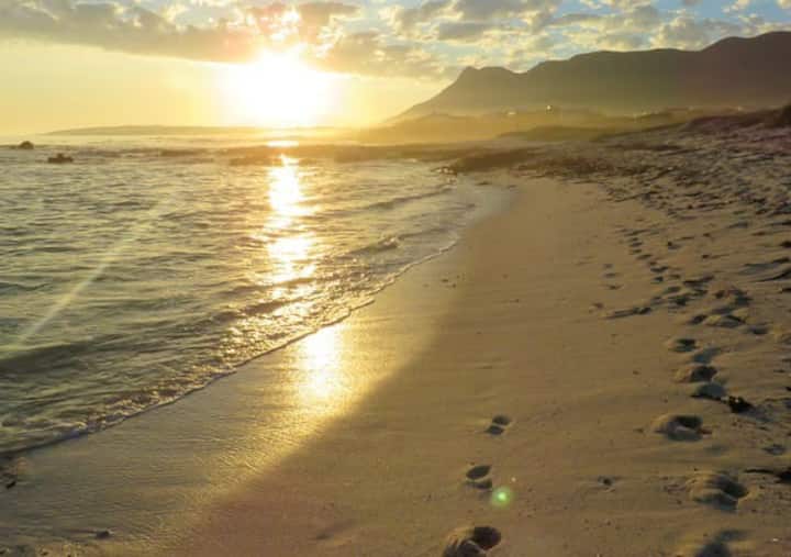 Spacious Holiday Home In Sandbaai - Onrus