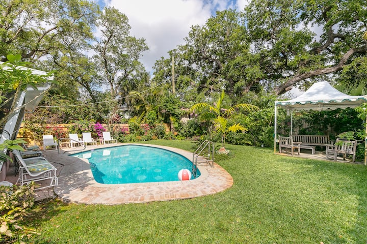 Floral Paradise In Heart Of Ft Lauderdale - Fort Lauderdale, FL