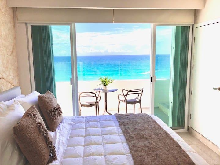 Cancun Hotel Zone Fantastic Beachfront Penthouse - Cancún