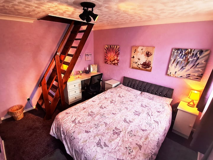 Large Bedroom (Nr. Essex Uni) Shared Bathroom - Colchester