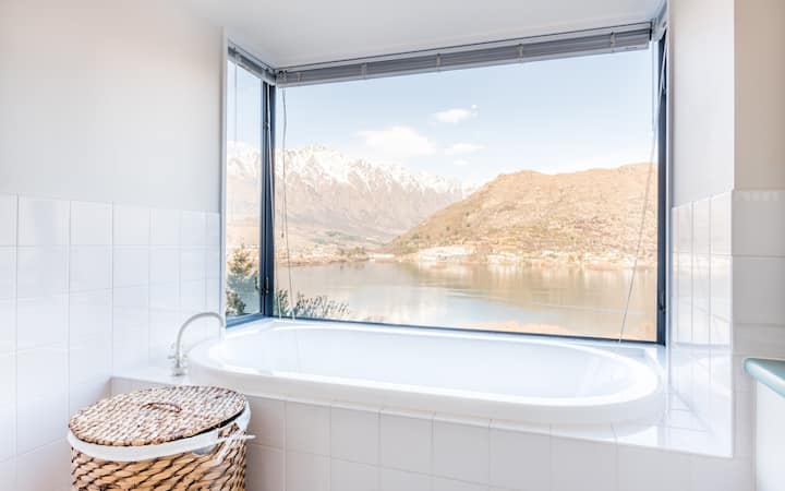 Myholidaysnz - Hillside Home With Panoramic Views - Queenstown