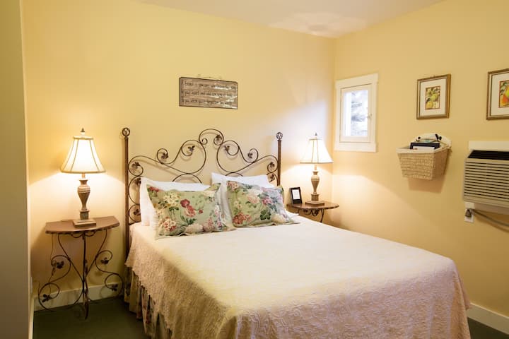 Oak Street Hotel - English Oak (#5) - Hood River, OR