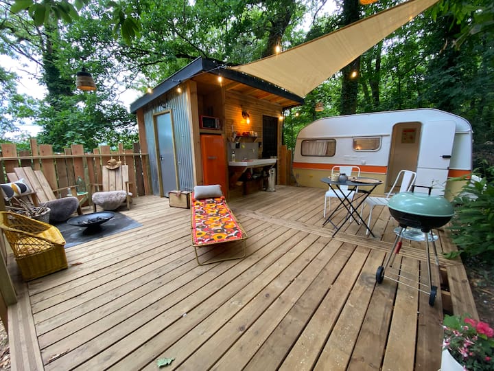 Insolite: Caravane Vintage Et Bain Nordique - Anse