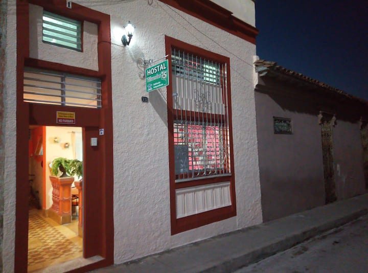 Hostal Villuendas 75 - The Bahamas