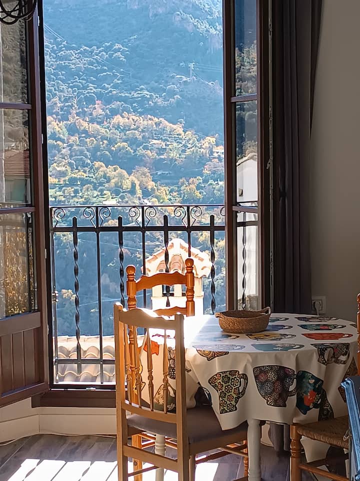 Charming Three Bedroom Apartment. - Güejar Sierra