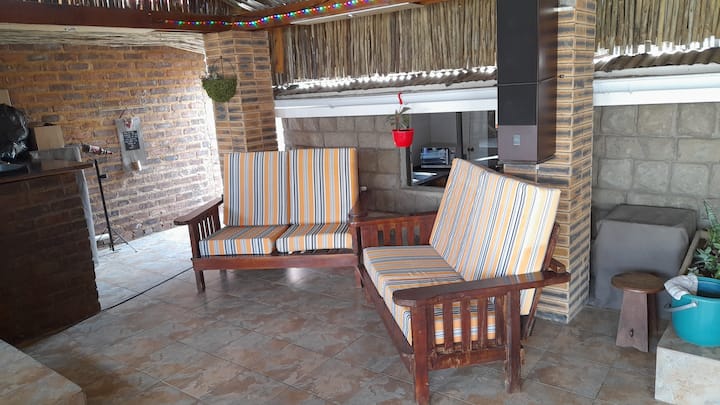 Paul And Mollie's Airbnb - Brits