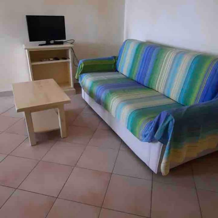 Large Two-room Apartment On The First Floor, With Balcony And Bathroom. - Cabras