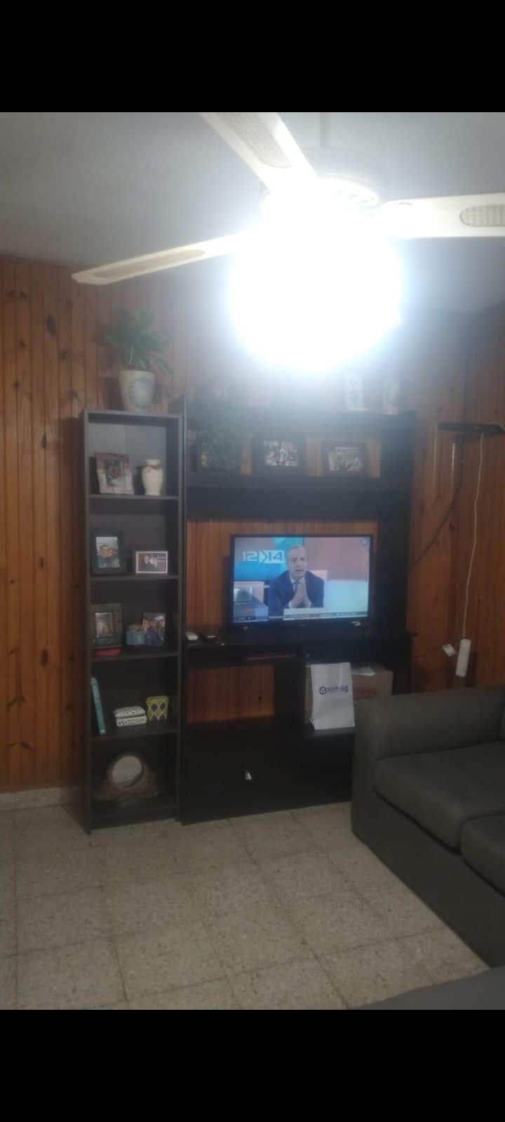 Lindo Barrio En La Ciudad De Rosario, Ubicada En Un Punto Estratégico A Una Cuadra De Una Calle Muy Comercial (Calle Mendoza), Cercana Al Centro Y Al Río. Casa Segura Con Alarma Y Todas Las Comodidades (Cochera, Patio, Asador, Quincho, 2 Baños, Etc) - Rosario