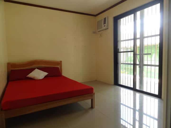 Lorinda's Place Bedroom #3 - Tagaytay