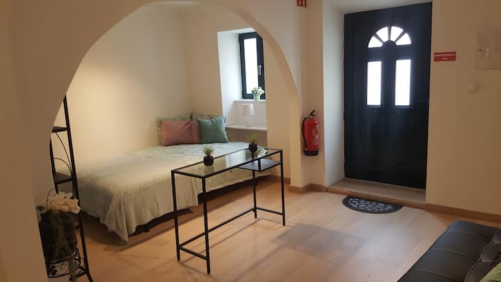 Casa Inteira - Wi-fi  - Self Check-in - Setúbal