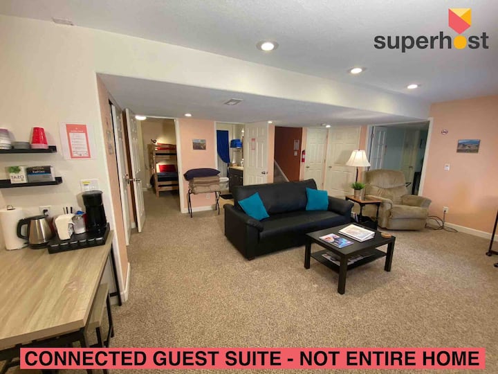 Private Intuitive Suite - Sleeps 1-8 (10 Min-dia) - Aurora