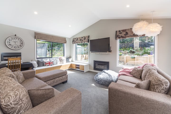 Modern Private Home Perfect For Any Occasion - Queenstown