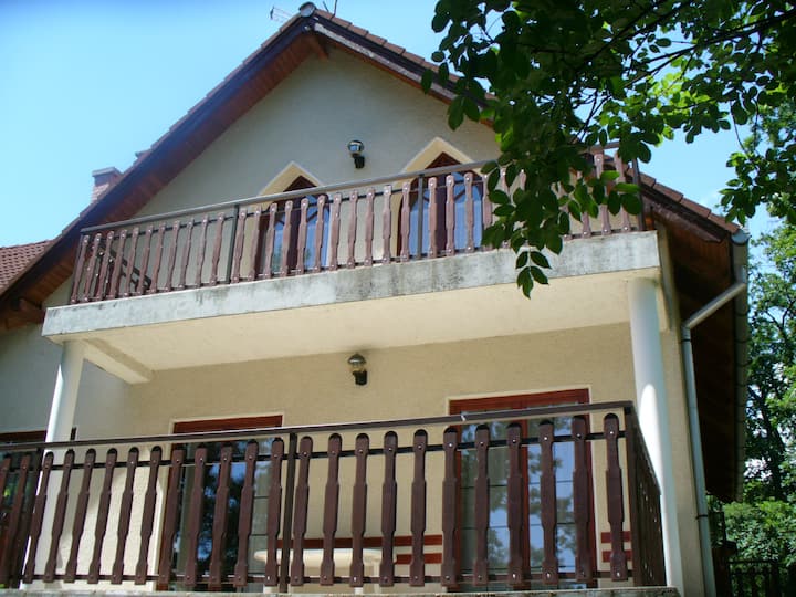 An Intimate  Place To Rest & Play.. - Balaton