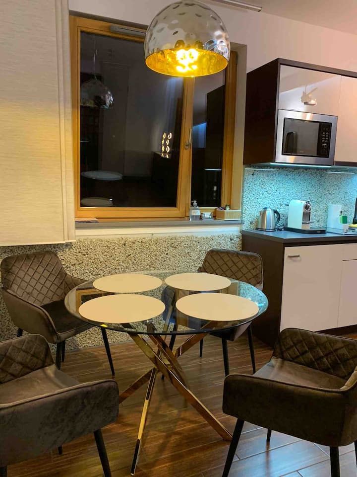 New & Cozy City Apartment - Cracovia