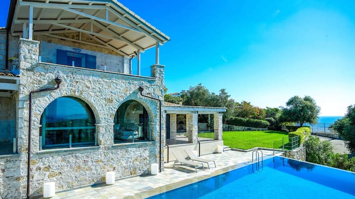 Elegant Jewel With Marvellous Views Of The Ionian - Kavos