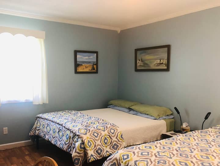 Gg (A) — Full Breakfast / Private Bathroom - Greensboro
