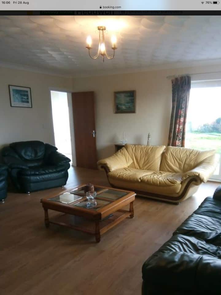 Panoramic Views From Spacious House And Garden. - Anglesey