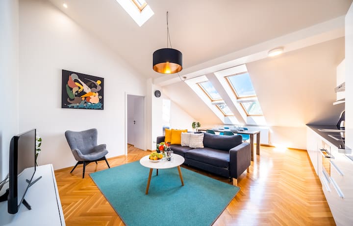 3br+1.5 Bath+a/c Luxurious Central Wilson Apt - Prague