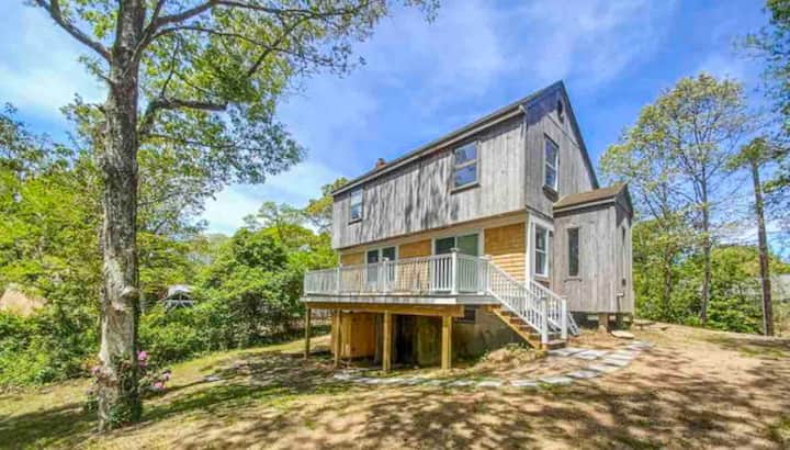 Renovated Cottage Walk To Town - Oak Bluffs, MA