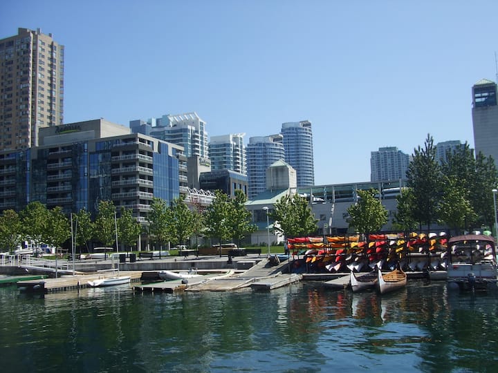 10 Best Lakefront Hotels In Toronto, Canada - Updated 2024 | Trip101