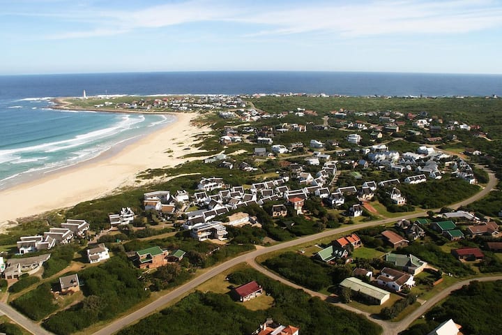 Self Catering Cottage, In A Beach Resort - Cape Saint Francis
