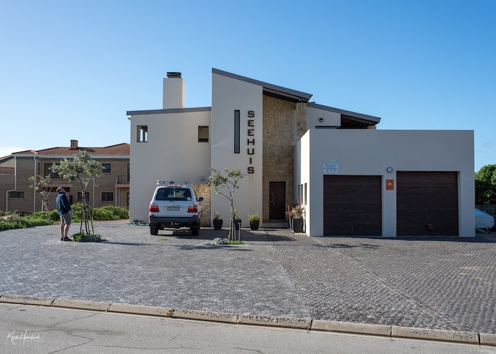 Seehuis: Prime Beachfront House, Stunning Views. - Witsand