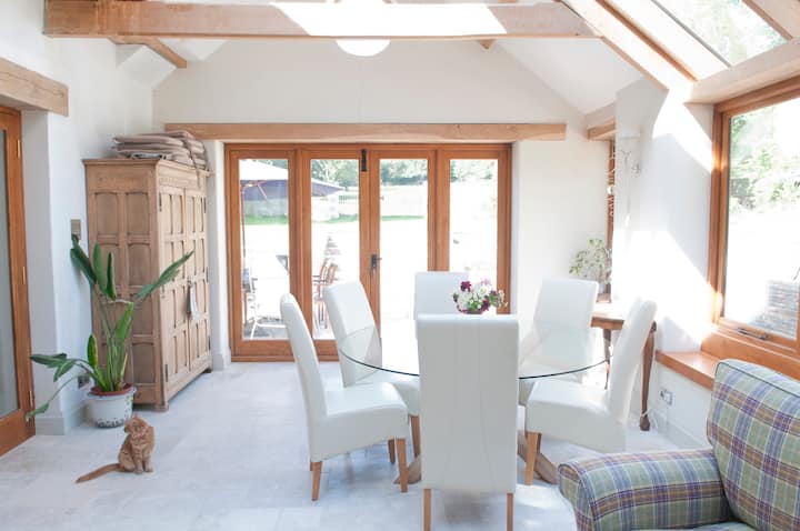 Lovely bedrooms in an old manor - Houses for Rent in Withington ...