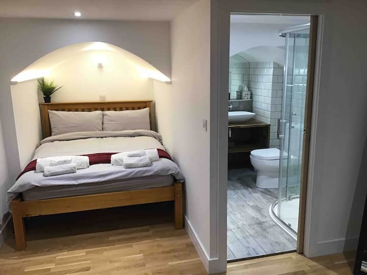 Charming Boutique Suite In Cheltenham Town - Cheltenham