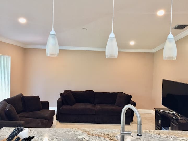 Luxury Home Mins To Hard Rock Stadium/casino/malls - Pembroke Pines, FL