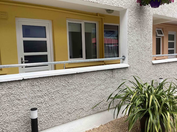The Yellow Front Room Suite - Kilkenny