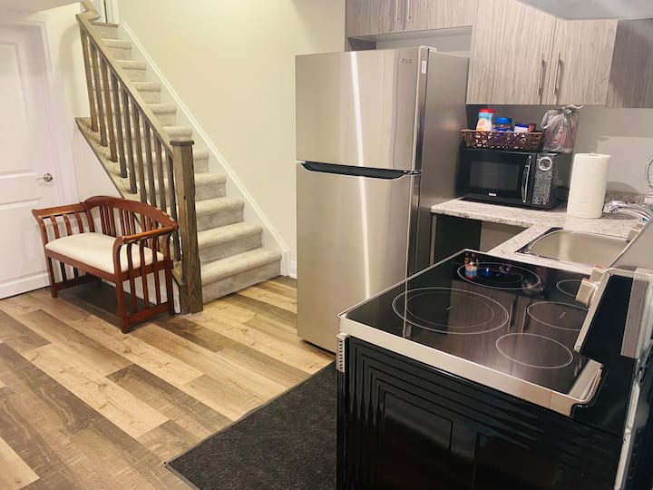 Clean Apartment✔modern✔prime Location✔quiet Area - Hamilton