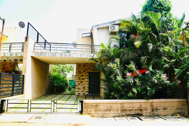 The Waterfall Villa (Only For Family Stays  ) - Lonavla