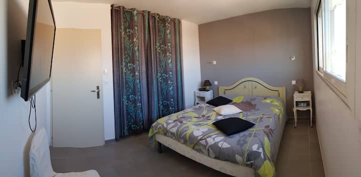 Chambre Et Salle De Bain Privées Dans Villa - Saint-Cyprien