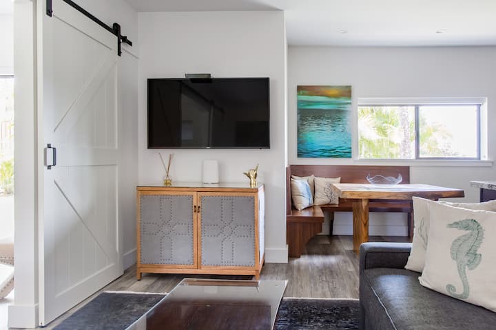 Walk To Cove Beach Park From A Refined Villa - Kihei, HI