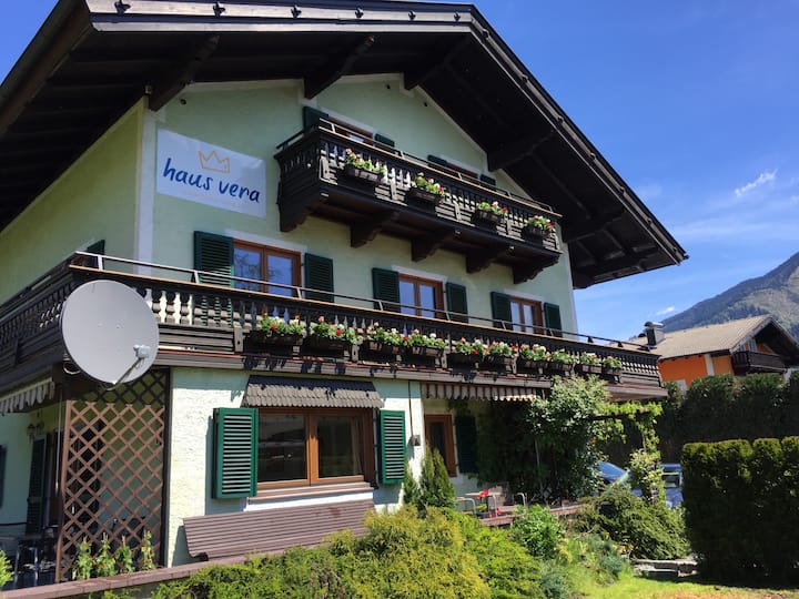 3 Bedroom Apartment With Mountain View - Zell am See