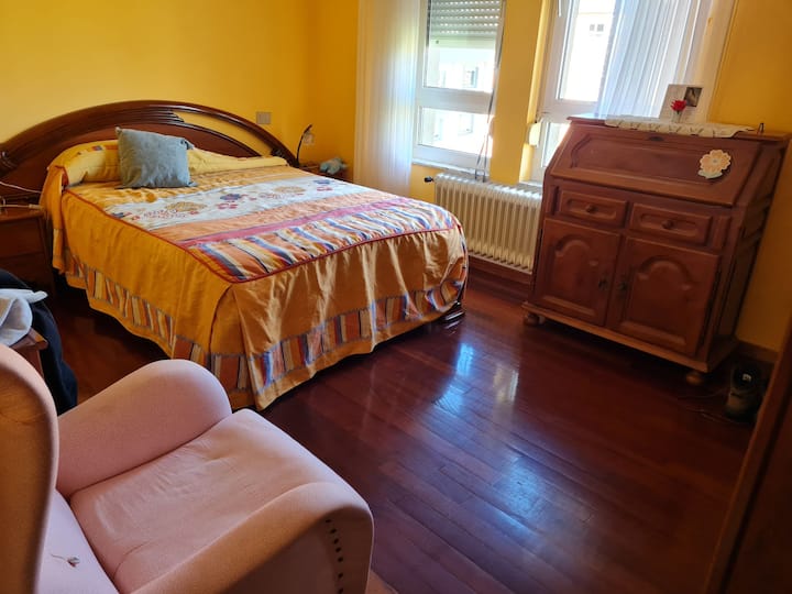 Casa De Familia - Lugo, España