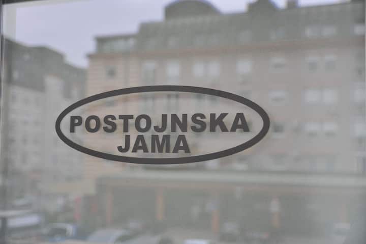 Time Art Postonjska Jama 250m From Central Bus St. - 류블랴나